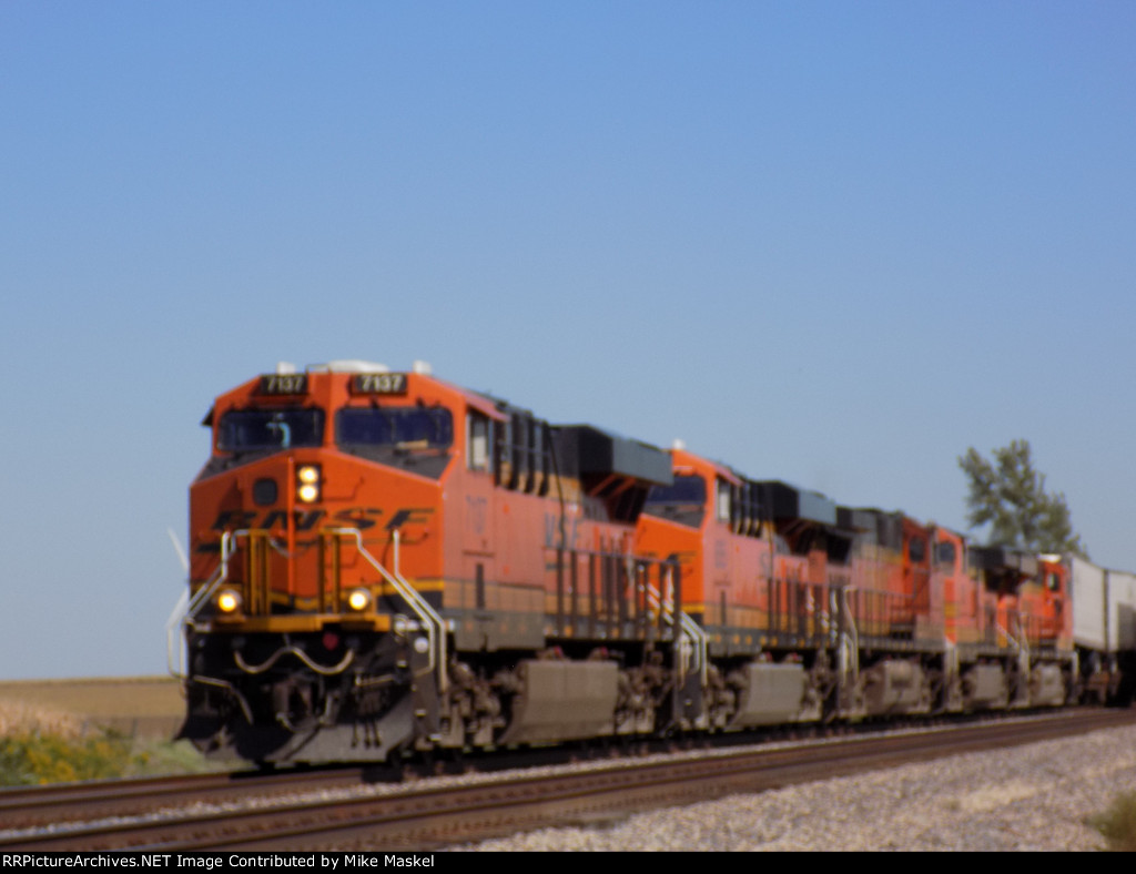 BNSF 7137